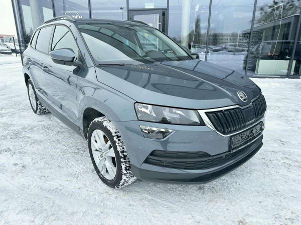 Grey Skoda Karoq 2020 in Kaunas, with an engine capacity of 1.00 L and mileage of 206 thousand km for 11200 €, photo 3 on AUTOMOTO.COM.LV
