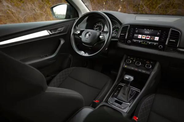 Grey Skoda Karoq 2020 in Jelgava, with an engine capacity of 1.50 L and mileage of 166 thousand km for 16599 €, photo 7 on AUTOMOTO.COM.LV