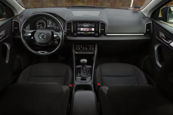 Grey Skoda Karoq 2020 in Jelgava, with an engine capacity of 1.50 L and mileage of 166 thousand km for 16599 €, photo 8 on AUTOMOTO.COM.LV