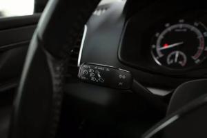 Grey Skoda Karoq 2020 in Jelgava, with an engine capacity of 1.50 L and mileage of 166 thousand km for 16599 €, photo 16 on AUTOMOTO.COM.LV