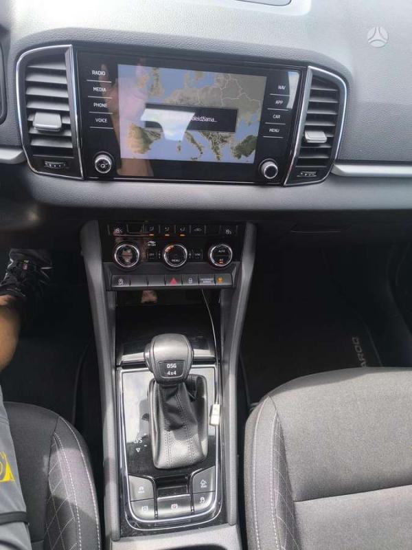Grey Skoda Karoq 2020 in Panevezys, with an engine capacity of 1.97 L and mileage of 247 thousand km for 14000 €, photo 9 on AUTOMOTO.COM.LV