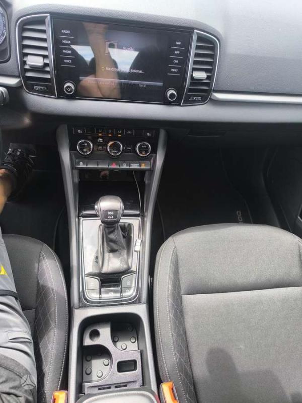 Grey Skoda Karoq 2020 in Panevezys, with an engine capacity of 1.97 L and mileage of 247 thousand km for 14000 €, photo 10 on AUTOMOTO.COM.LV