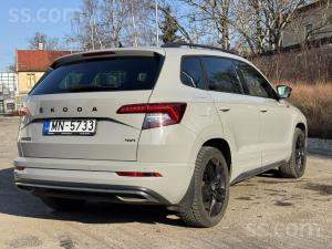 Серый Шкода Karoq 2020 в Рига, объемом двигателя 2.00 л и пробегом 54 тыс. км за 24700 €, фото 10 на AUTOMOTO.COM.LV