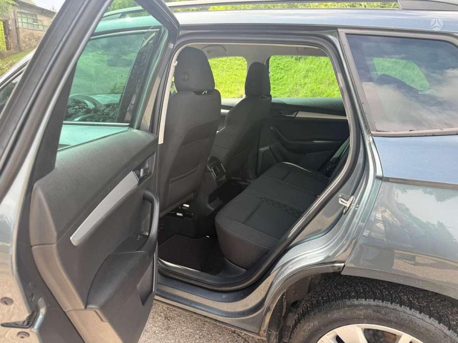 Grey Skoda Karoq 2020 in Ukmerge, with an engine capacity of 1.60 L and mileage of 154 thousand km for 12300 €, photo 13 on AUTOMOTO.COM.LV