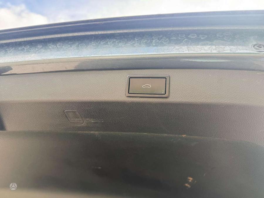 Grey Skoda Karoq 2020 in Ukmerge, with an engine capacity of 1.60 L and mileage of 154 thousand km for 12300 €, photo 18 on AUTOMOTO.COM.LV