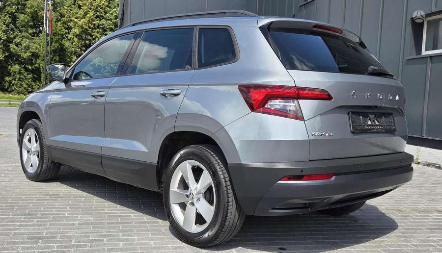 Pelēks Skoda Karoq 2020 Šauļi, ar dzinēja tilpumu 1.50 L un nobraukumu 217 tūkst. km par 15250 €, foto 4 vietnē AUTOMOTO.COM.LV