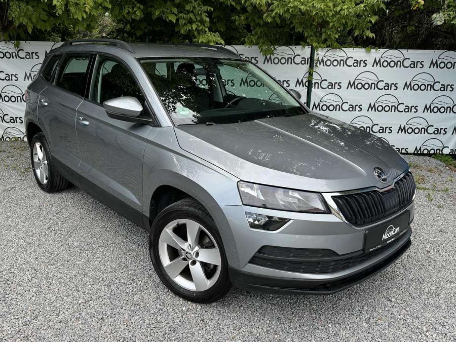 Grey Skoda Karoq 2020 in Vilnius, with an engine capacity of 1.97 L and mileage of 221 thousand km for 12900 €, photo 4 on AUTOMOTO.COM.LV
