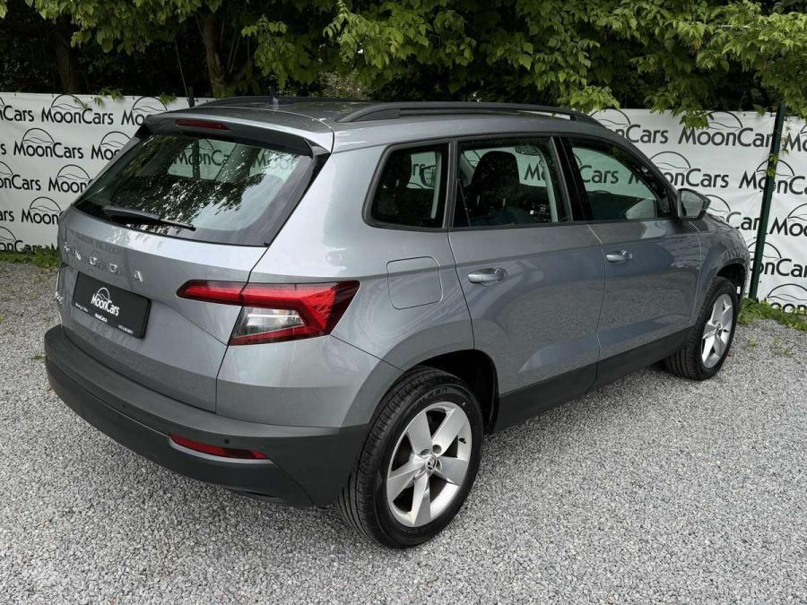Grey Skoda Karoq 2020 in Vilnius, with an engine capacity of 1.97 L and mileage of 221 thousand km for 12900 €, photo 6 on AUTOMOTO.COM.LV