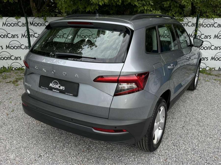 Grey Skoda Karoq 2020 in Vilnius, with an engine capacity of 1.97 L and mileage of 221 thousand km for 12900 €, photo 7 on AUTOMOTO.COM.LV