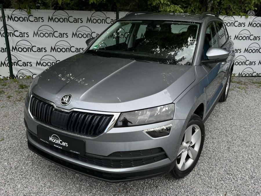 Grey Skoda Karoq 2020 in Vilnius, with an engine capacity of 1.60 L and mileage of 221 thousand km for 12900 €, photo 3 on AUTOMOTO.COM.LV