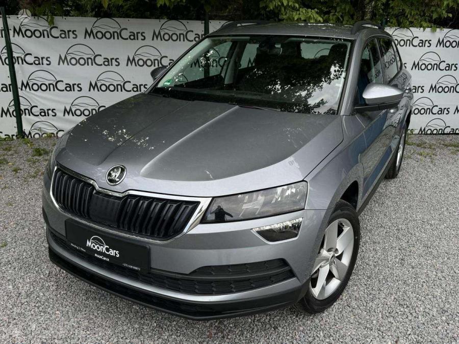 Grey Skoda Karoq 2020 in Vilnius, with an engine capacity of 1.60 L and mileage of 221 thousand km for 12900 €, photo 3 on AUTOMOTO.COM.LV