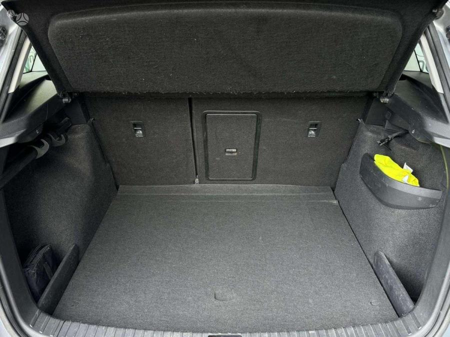 Grey Skoda Karoq 2020 in Vilnius, with an engine capacity of 1.60 L and mileage of 221 thousand km for 12900 €, photo 17 on AUTOMOTO.COM.LV