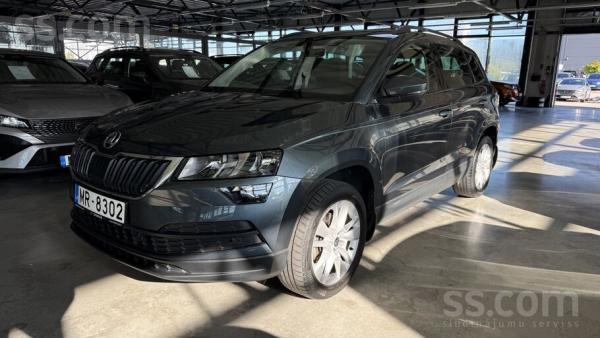 Pelēks Skoda Karoq 2020 Rīga, ar dzinēja tilpumu 1.50 L un nobraukumu 88 tūkst. km par 16900 €, foto  vietnē AUTOMOTO.COM.LV