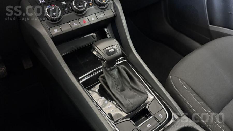 Pelēks Skoda Karoq 2020 Rīga, ar dzinēja tilpumu 1.50 L un nobraukumu 88 tūkst. km par 16900 €, foto 25 vietnē AUTOMOTO.COM.LV
