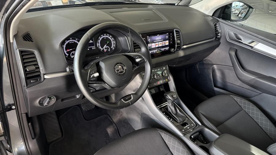 Grey Skoda Karoq 2020 in Riga, with an engine capacity of 1.50 L and mileage of 88 thousand km for 16900 €, photo 13 on AUTOMOTO.COM.LV