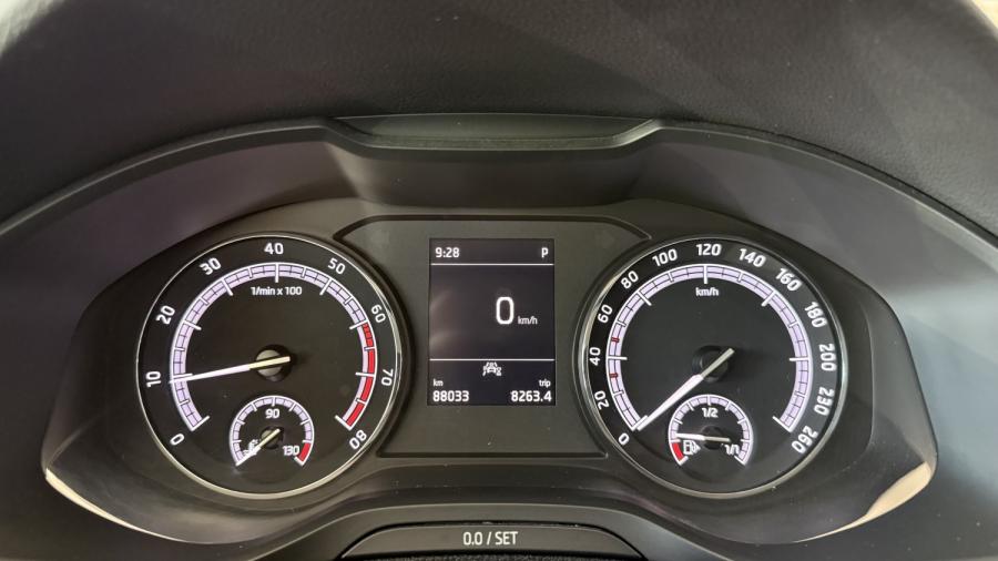 Grey Skoda Karoq 2020 in Riga, with an engine capacity of 1.50 L and mileage of 88 thousand km for 16900 €, photo 21 on AUTOMOTO.COM.LV