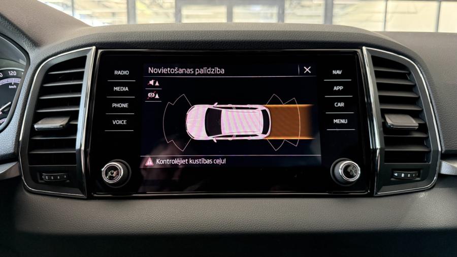 Grey Skoda Karoq 2020 in Riga, with an engine capacity of 1.50 L and mileage of 88 thousand km for 16900 €, photo 23 on AUTOMOTO.COM.LV