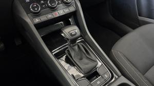 Grey Skoda Karoq 2020 in Riga, with an engine capacity of 1.50 L and mileage of 88 thousand km for 16900 €, photo 24 on AUTOMOTO.COM.LV