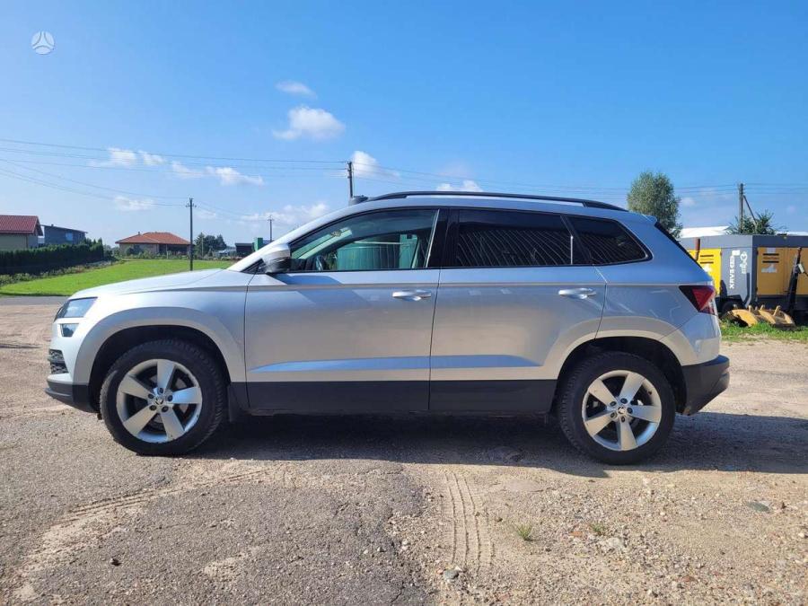 Grey Skoda Karoq 2020 in Vilnius, with an engine capacity of 1.60 L and mileage of 196 thousand km for 12500 €, photo 1 on AUTOMOTO.COM.LV