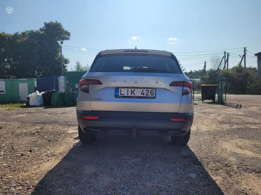 Grey Skoda Karoq 2020 in Vilnius, with an engine capacity of 1.60 L and mileage of 196 thousand km for 12500 €, photo 4 on AUTOMOTO.COM.LV