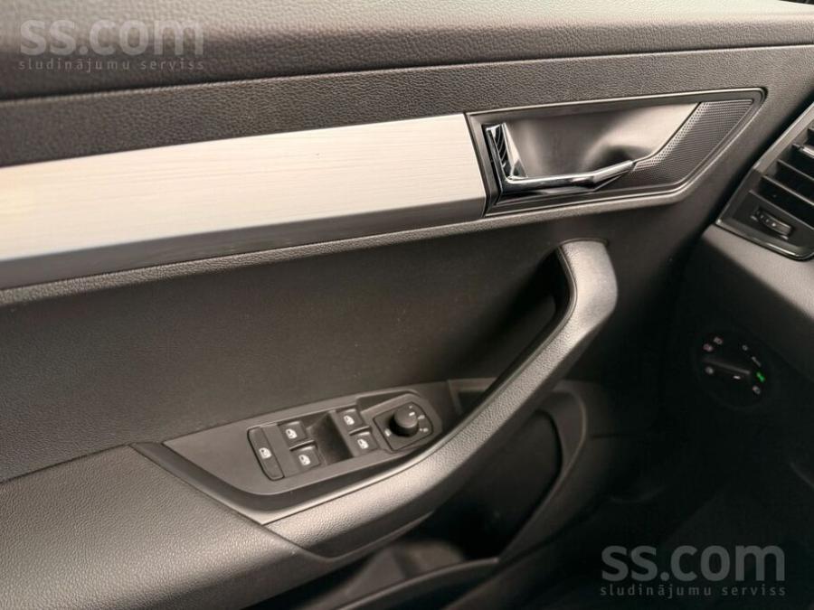 Pelēks Skoda Karoq 2020 Rīga, ar dzinēja tilpumu 1.50 L un nobraukumu 52 tūkst. km par 18990 €, foto 20 vietnē AUTOMOTO.COM.LV