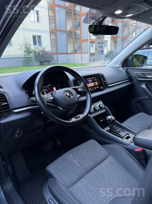 Grey Skoda Karoq 2021 in Riga, with an engine capacity of 1.50 L and mileage of 86 thousand km for 22000 €, photo 5 on AUTOMOTO.COM.LV