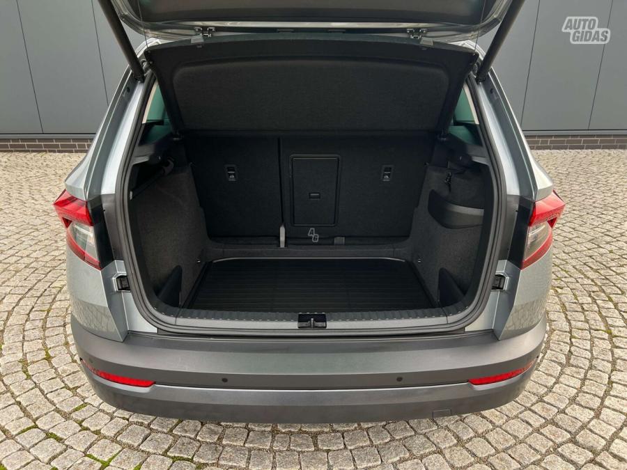 Grey Skoda Karoq 2021 in Kaunas, with an engine capacity of 2.00 L and mileage of 55 thousand km for 25995 €, photo 6 on AUTOMOTO.COM.LV