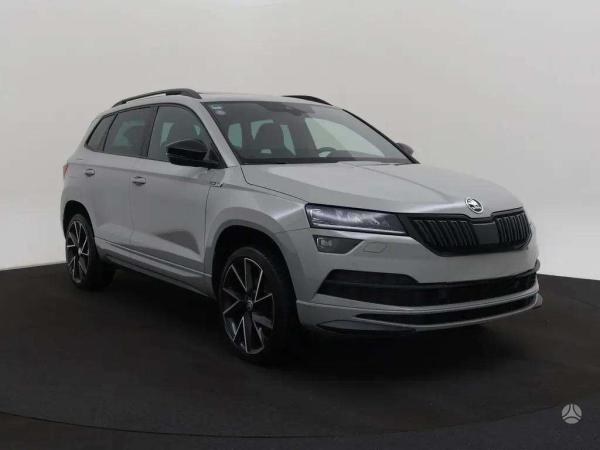 Pelēks Skoda Karoq 2021 Šauļi, ar dzinēja tilpumu 1.50 L un nobraukumu 201 tūkst. km par 17700 €, foto 2 vietnē AUTOMOTO.COM.LV