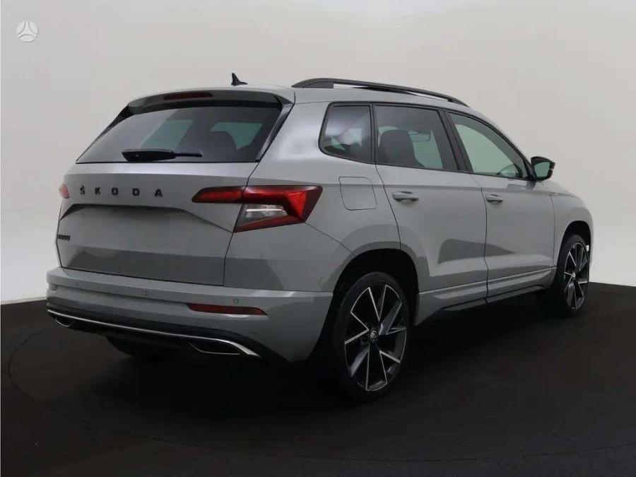 Pelēks Skoda Karoq 2021 Šauļi, ar dzinēja tilpumu 1.50 L un nobraukumu 201 tūkst. km par 17700 €, foto 5 vietnē AUTOMOTO.COM.LV