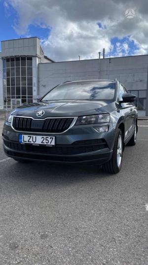 Pelēks Skoda Karoq 2021 Kauņa, ar dzinēja tilpumu 1.97 L un nobraukumu 70 tūkst. km par 21000 €, foto  vietnē AUTOMOTO.COM.LV