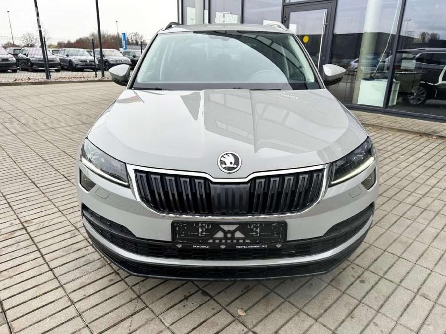 Grey Skoda Karoq 2021 in Kaunas, with an engine capacity of 1.00 L and mileage of 200 thousand km for 13500 €, photo 2 on AUTOMOTO.COM.LV