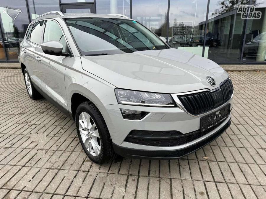 Grey Skoda Karoq 2021 in Kaunas, with an engine capacity of 1.00 L and mileage of 200 thousand km for 13500 €, photo 3 on AUTOMOTO.COM.LV