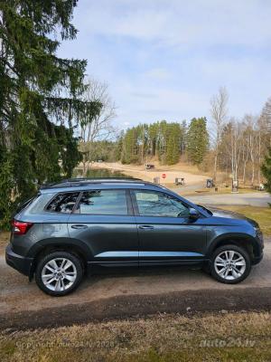 Grey Skoda Karoq 2021 in Torva, with an engine capacity of 1.50 L and mileage of 93 thousand km for 21000 €, photo 4 on AUTOMOTO.COM.LV