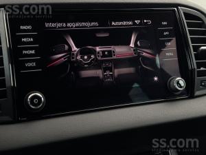 Pelēks Skoda Karoq 2021 Valmiera, ar dzinēja tilpumu 1.50 L un nobraukumu 216 tūkst. km par 16400 €, foto 17 vietnē AUTOMOTO.COM.LV
