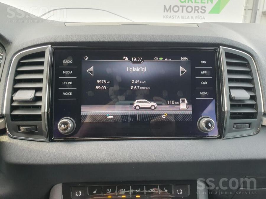 Pelēks Skoda Karoq 2021 Rīga, ar dzinēja tilpumu 1.50 L un nobraukumu 96 tūkst. km par 19900 €, foto 24 vietnē AUTOMOTO.COM.LV