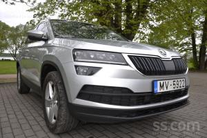 Pelēks Skoda Karoq 2021 Rīga, ar dzinēja tilpumu 1.50 L un nobraukumu 135 tūkst. km par 17900 €, foto  vietnē AUTOMOTO.COM.LV