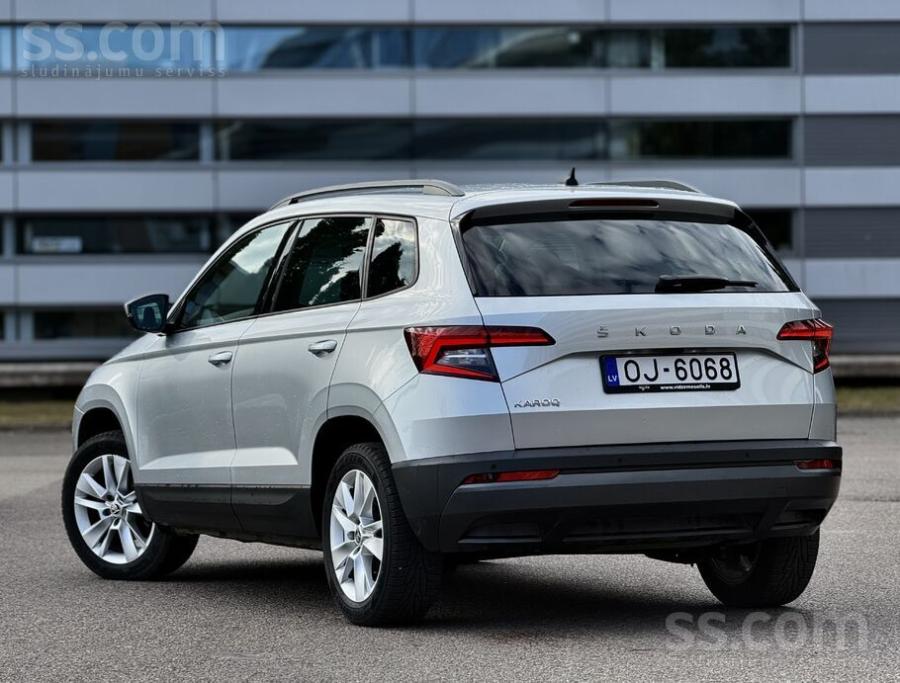 Pelēks Skoda Karoq 2021 Rīga, ar dzinēja tilpumu 2.00 L un nobraukumu 183 tūkst. km par 15600 €, foto 4 vietnē AUTOMOTO.COM.LV