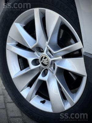 Pelēks Skoda Karoq 2021 Rīga, ar dzinēja tilpumu 2.00 L un nobraukumu 183 tūkst. km par 15600 €, foto 8 vietnē AUTOMOTO.COM.LV