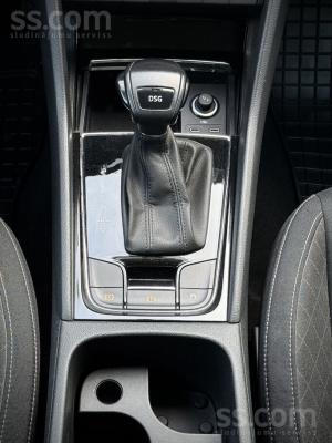 Pelēks Skoda Karoq 2021 Rīga, ar dzinēja tilpumu 2.00 L un nobraukumu 183 tūkst. km par 15600 €, foto 17 vietnē AUTOMOTO.COM.LV