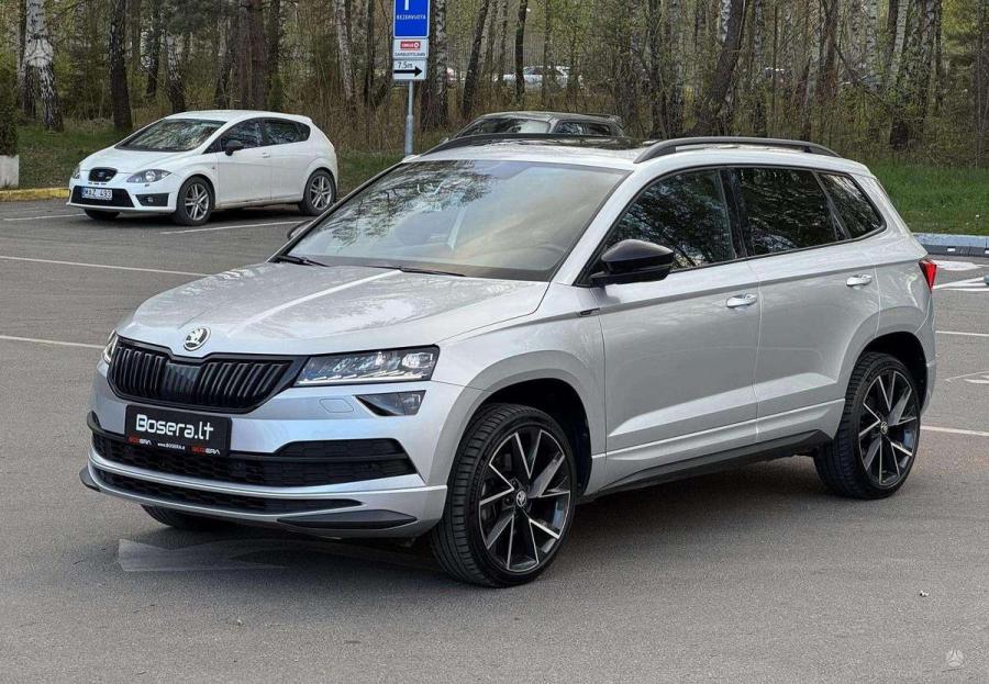 Grey Skoda Karoq 2021 in Vilnius, with an engine capacity of 1.50 L and mileage of 200 thousand km for 18990 €, photo 1 on AUTOMOTO.COM.LV