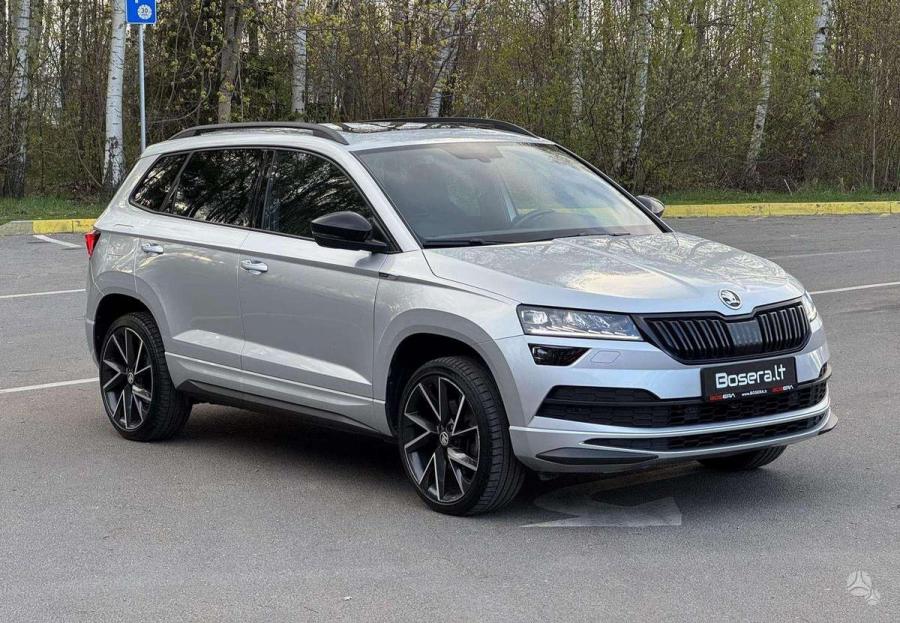 Grey Skoda Karoq 2021 in Vilnius, with an engine capacity of 1.50 L and mileage of 200 thousand km for 18990 €, photo 4 on AUTOMOTO.COM.LV