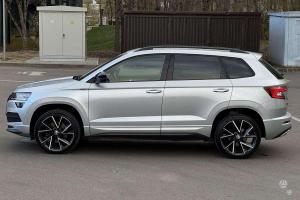 Grey Skoda Karoq 2021 in Vilnius, with an engine capacity of 1.50 L and mileage of 200 thousand km for 18990 €, photo 5 on AUTOMOTO.COM.LV