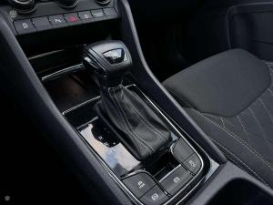 Grey Skoda Karoq 2021 in Vilnius, with an engine capacity of 1.50 L and mileage of 200 thousand km for 18990 €, photo 32 on AUTOMOTO.COM.LV