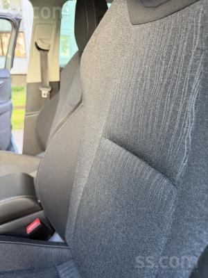 Pelēks Skoda Karoq 2021 Rīga, ar dzinēja tilpumu 1.50 L un nobraukumu 43 tūkst. km par 22000 €, foto 17 vietnē AUTOMOTO.COM.LV