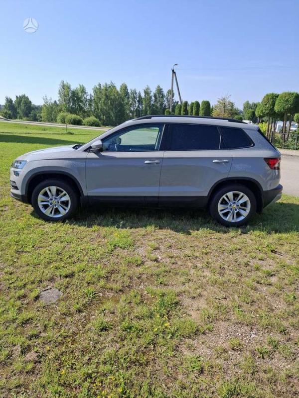 Grey Skoda Karoq 2021 in Kelme, with an engine capacity of 1.97 L and mileage of 88 thousand km for 18000 €, photo 3 on AUTOMOTO.COM.LV