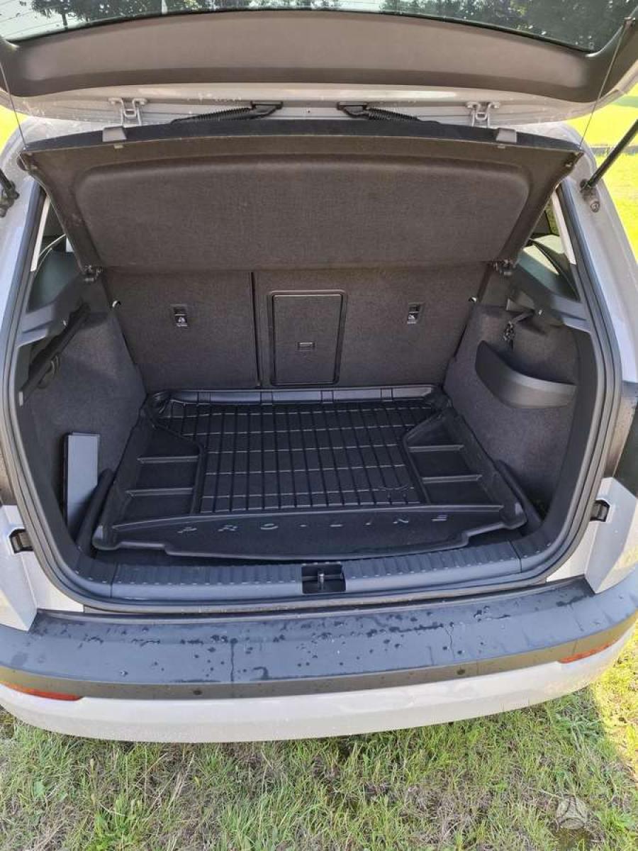 Grey Skoda Karoq 2021 in Kelme, with an engine capacity of 1.97 L and mileage of 88 thousand km for 18000 €, photo 6 on AUTOMOTO.COM.LV