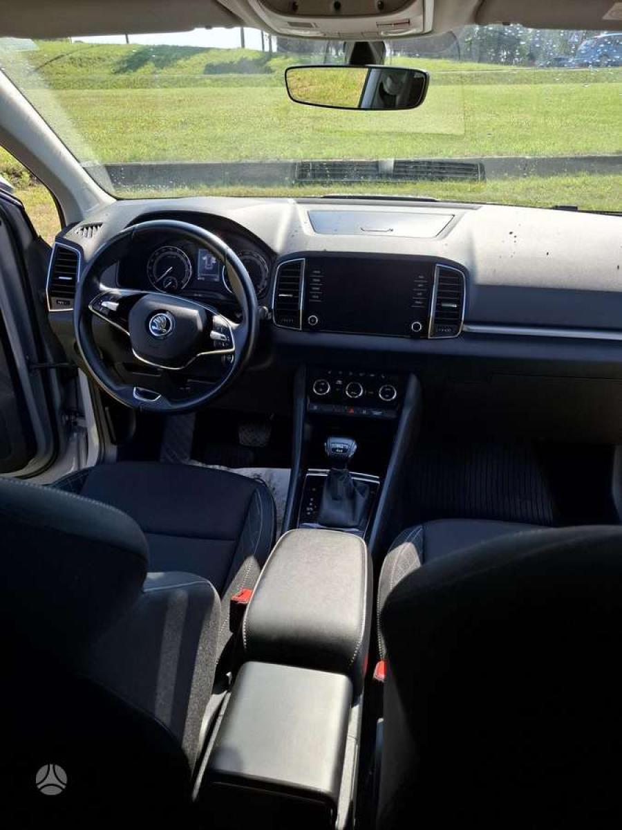 Grey Skoda Karoq 2021 in Kelme, with an engine capacity of 1.97 L and mileage of 88 thousand km for 18000 €, photo 8 on AUTOMOTO.COM.LV