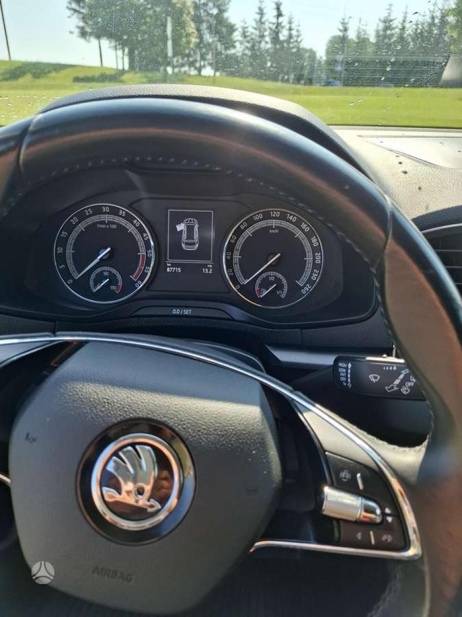 Grey Skoda Karoq 2021 in Kelme, with an engine capacity of 1.97 L and mileage of 88 thousand km for 18000 €, photo 9 on AUTOMOTO.COM.LV