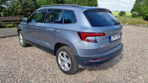 Pelēks Skoda Karoq 2021 Kretinga, ar dzinēja tilpumu 1.97 L un nobraukumu 320 tūkst. km par 11999 €, foto 3 vietnē AUTOMOTO.COM.LV