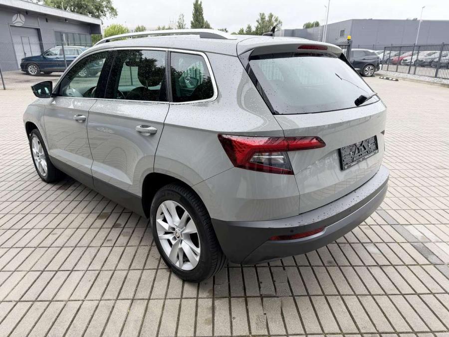 Pelēks Skoda Karoq 2021 Kauņa, ar dzinēja tilpumu 1.50 L un nobraukumu 161 tūkst. km par 12900 €, foto 4 vietnē AUTOMOTO.COM.LV